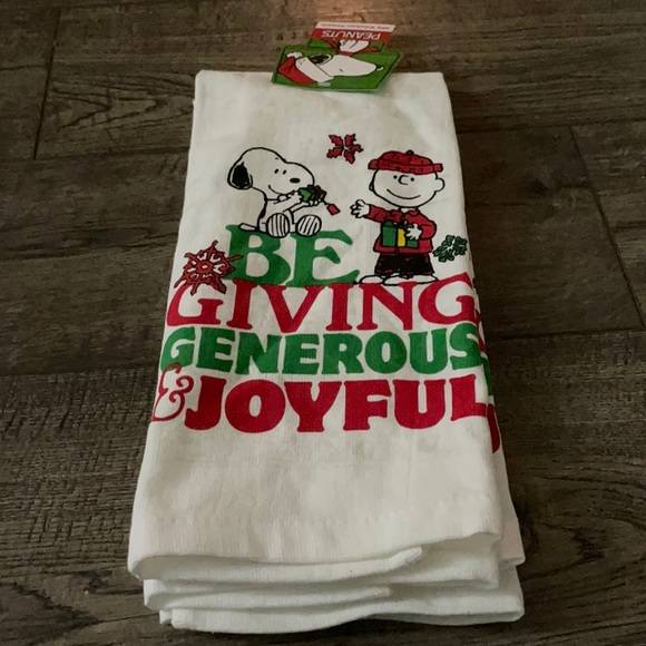 Peanuts | Holiday | Snoopy And Charlie Brown Christmas Kitchen Towels ...